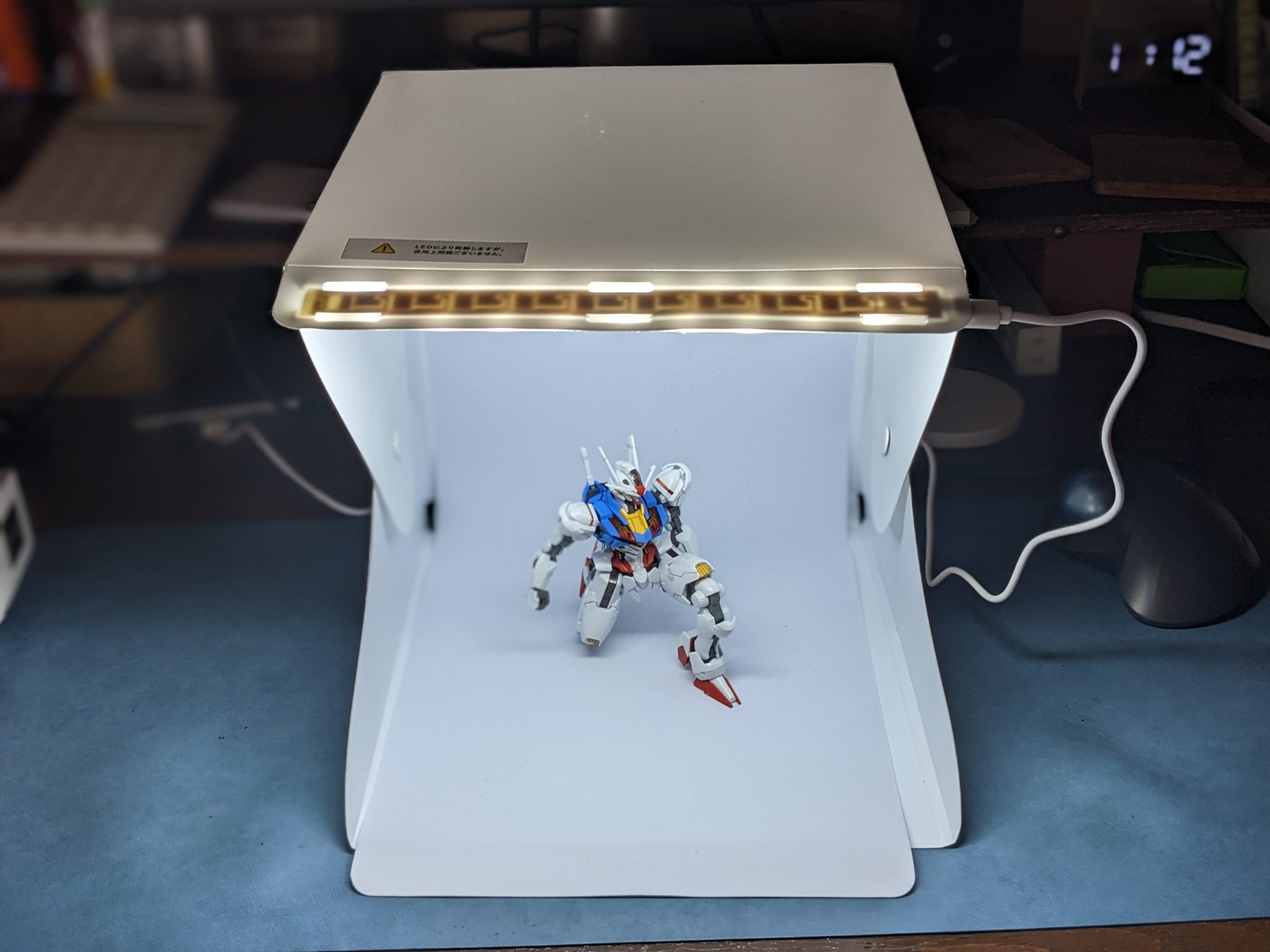 ガンプラの撮影ブースにおすすめ！100均ダイソー撮影ボックスが最高すぎる！｜ウチログ★Uchilog.com