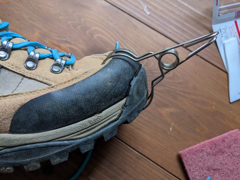 登山靴のつま先ソールが剥がれたので修理。セメダインスーパーX。マジ最強です。｜ウチログ★Uchilog.com